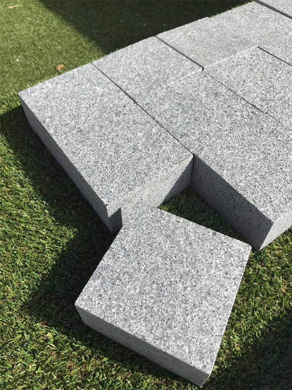 Blue Black Natural Granite Flamed Sawn Edges Cobbles Pack (20x10x4-6cm