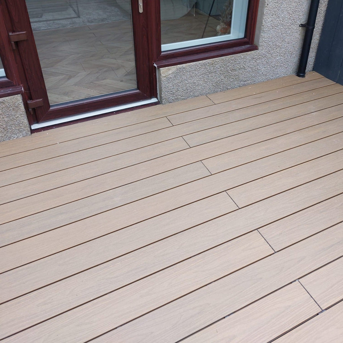 Luxxe™ | Natural Brown Woodgrain Composite Decking Board